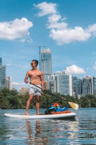 How to Hold a Paddle Board Paddle Properly (it's different than you think)